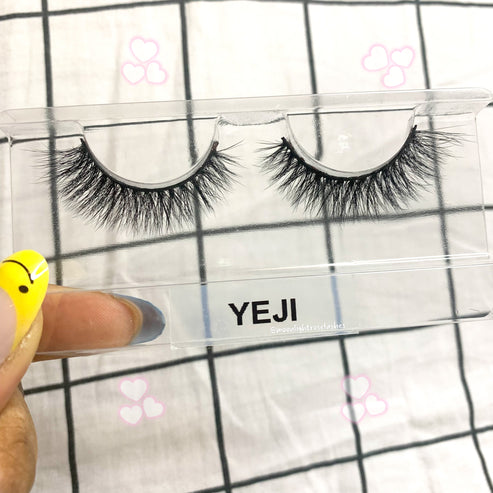 Yeji Lashes – Moonlightrose Cosmetics